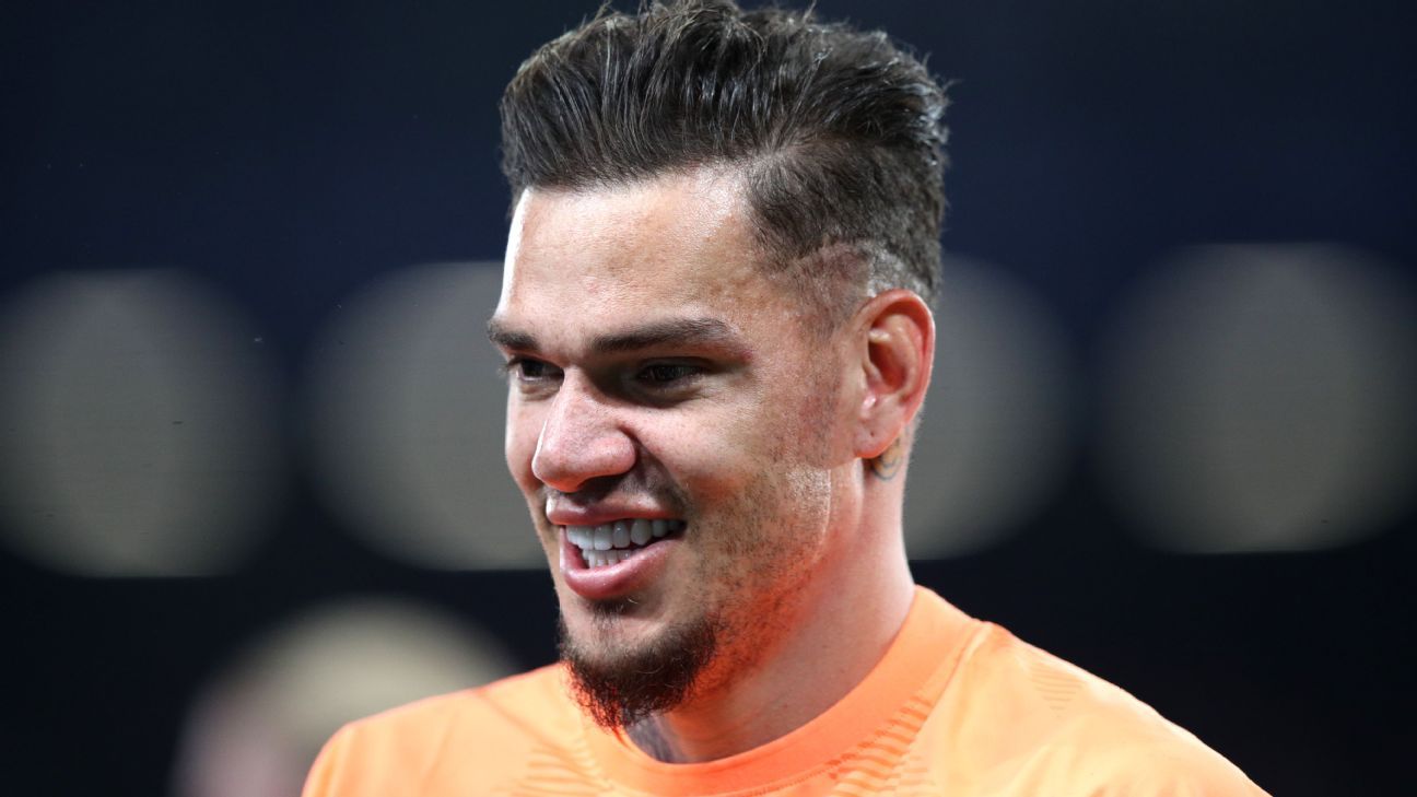 Ederson cita traumas do passado após título com City: 'Nos despedaçaram ...