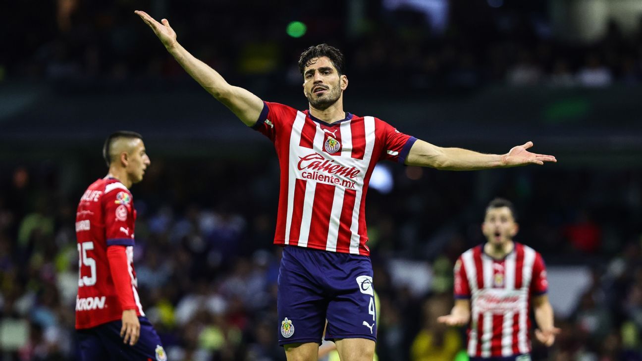 Chivas anuncia la renovación del Pollo Briseño - ESPN