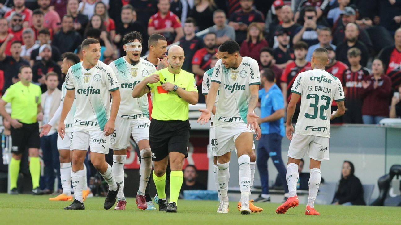 Após polêmica, Seneme decide afastar árbitro de Athletico-PR x ...