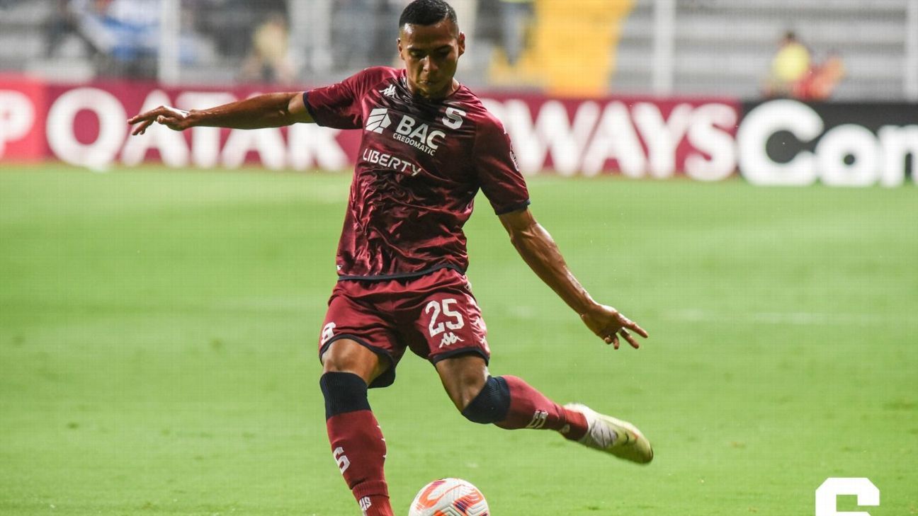 Jorkaeff Azofeifa se levantó de dos golpes que pudieron enterrar la ...