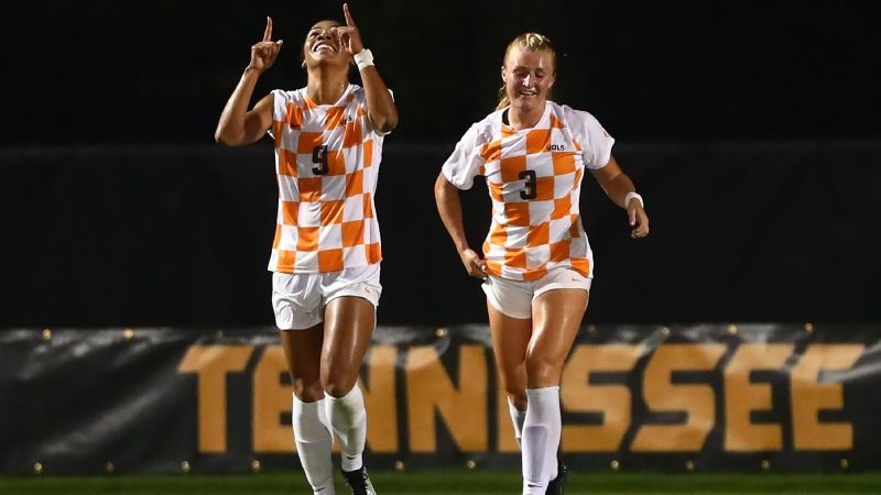 Simmonds' brace lifts No. 25 Lady Vols past ETSU