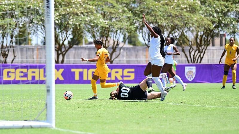 LSU scores six in big win vs. Texas A&M-Commerce