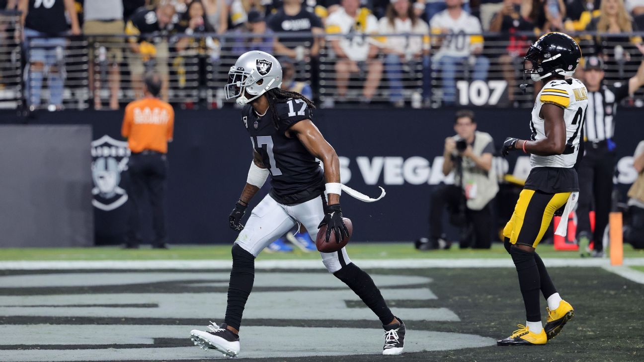 Raiders' fourth-down gamble pays off with 32-yard TD pass to Davante ...