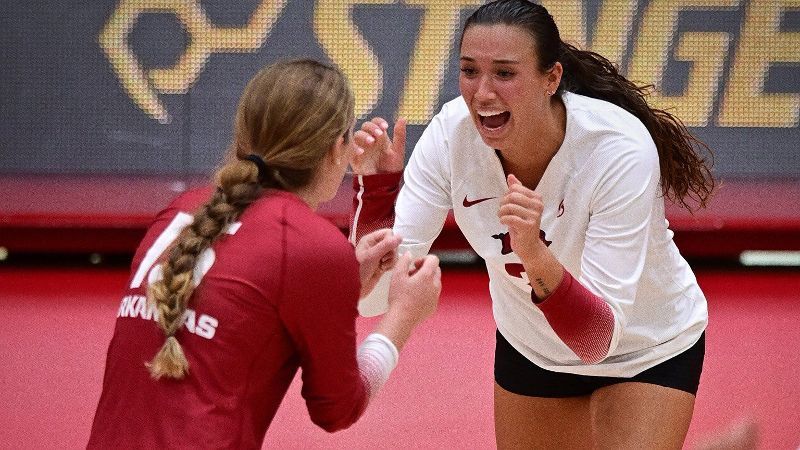 No. 14 Arkansas dominates, sweeps No. 24 Auburn