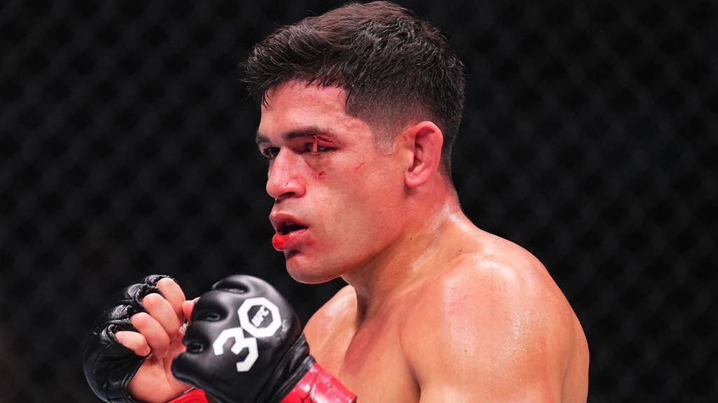 UFC 294: Americano sofre corte grotesco, consegue nocaute incrível e ...