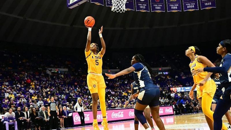 Reese, Smith dominate as No. 1 LSU bulldozes Queens