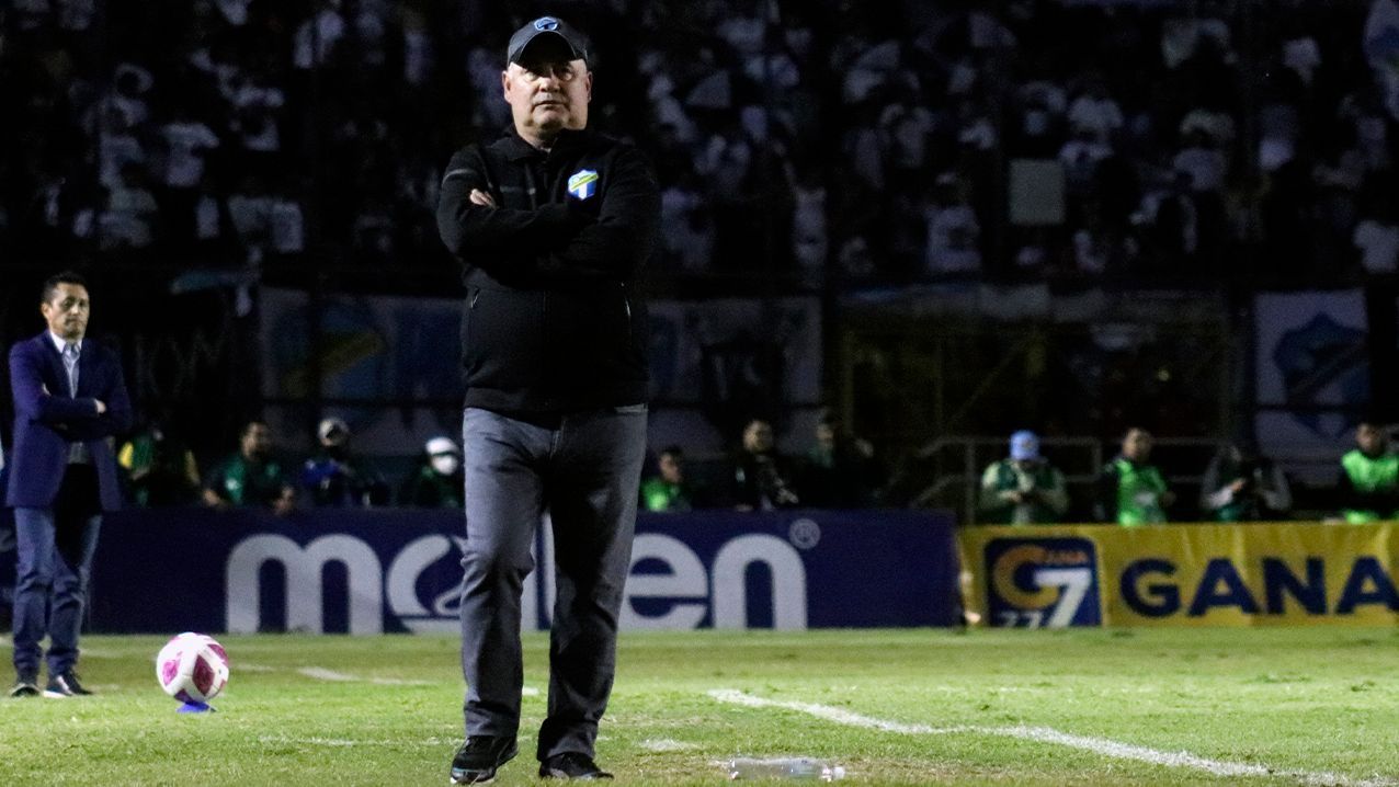 William Fernando Coito Olivera deja el banquillo de Comunicaciones FC ...