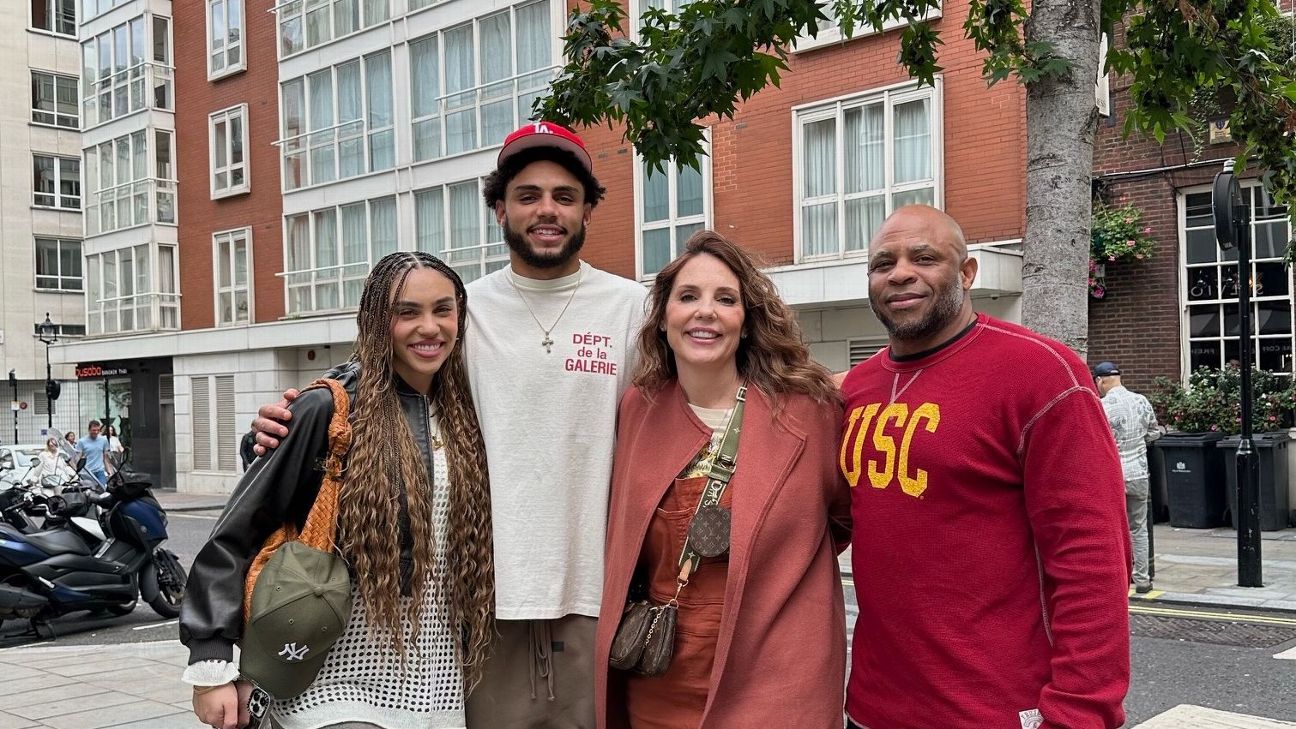 Drake London's parents have attended almost all his NFL games - ESPN