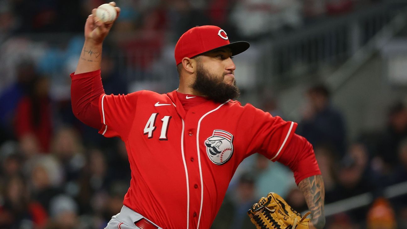 Pitcher mexicano Daniel Duarte pasa a Rangers - ESPN