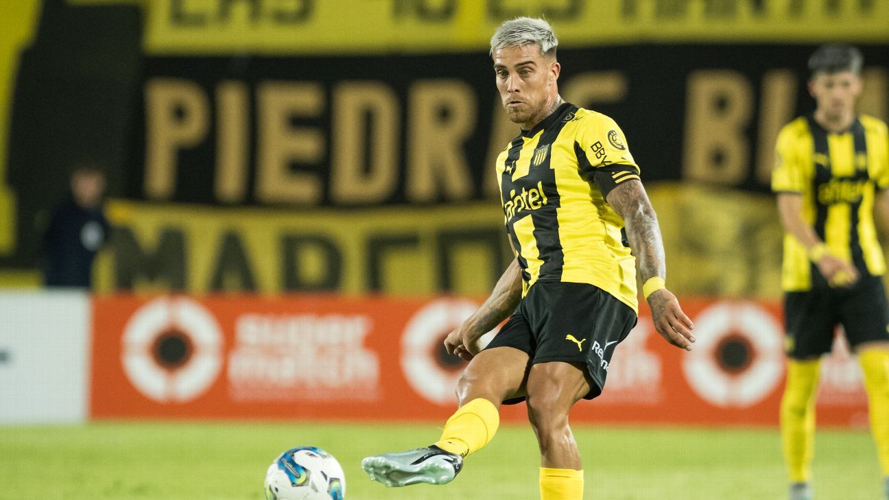 Javier Méndez: el "orgullo terrible" por llevar la cinta de capitán de Peñarol - ESPN