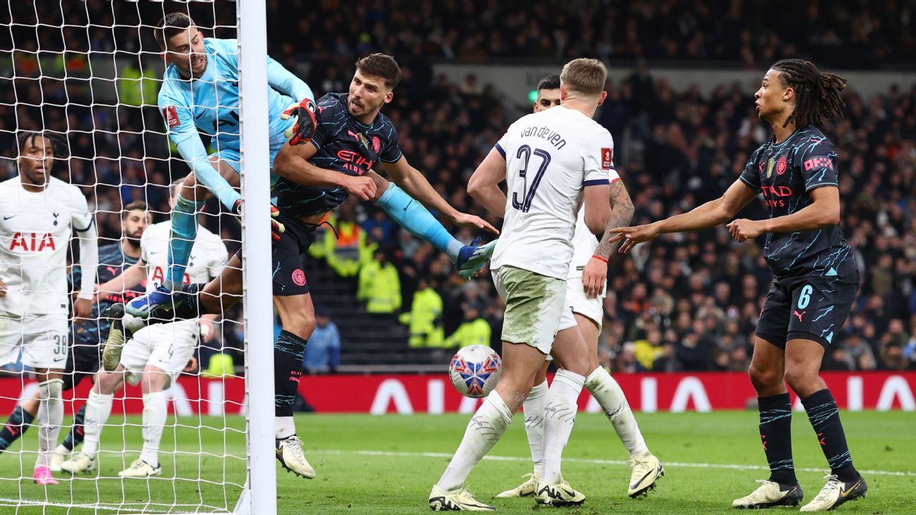 The VAR Review: Dias on Vicario; Newcastle's 'handball' goal - ESPN