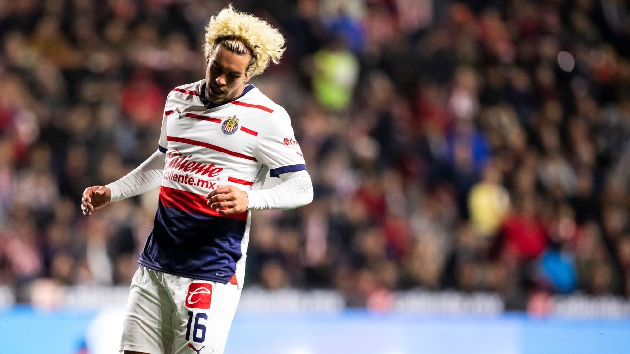 Cade Cowell se estrena con Chivas con doblete - ESPN