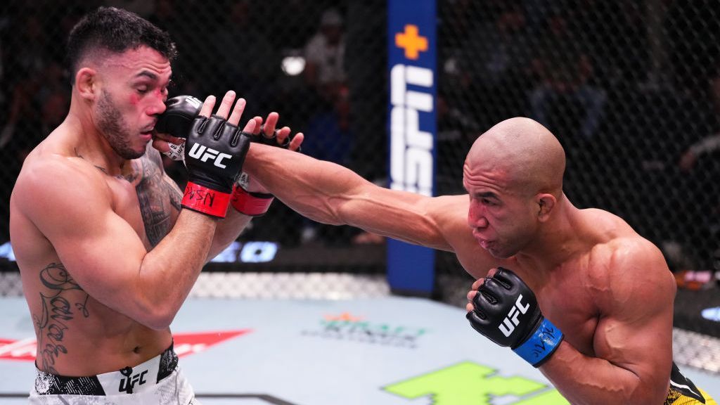 UFC: Robocop liga 'metralhadora' de socos, deixa rival desnorteado e ...