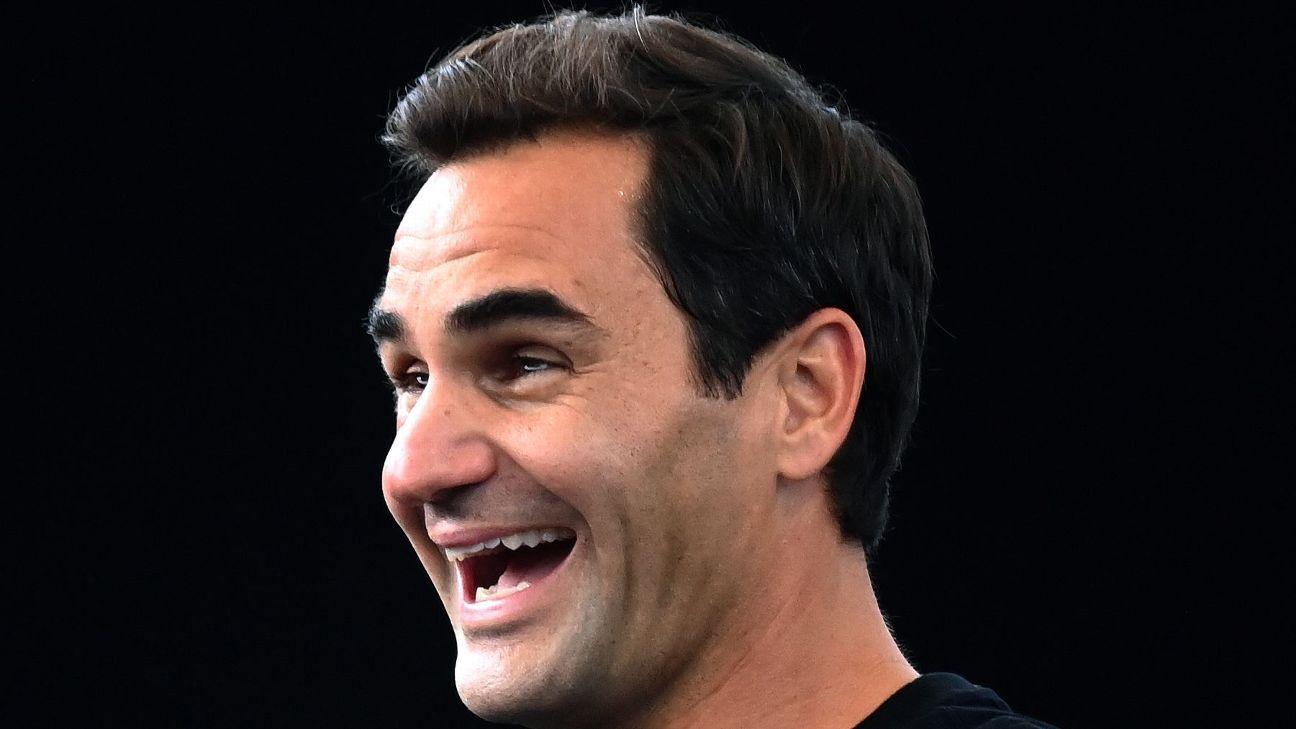 ¡Volvió Roger Federer! De cara a un frontón - ESPN