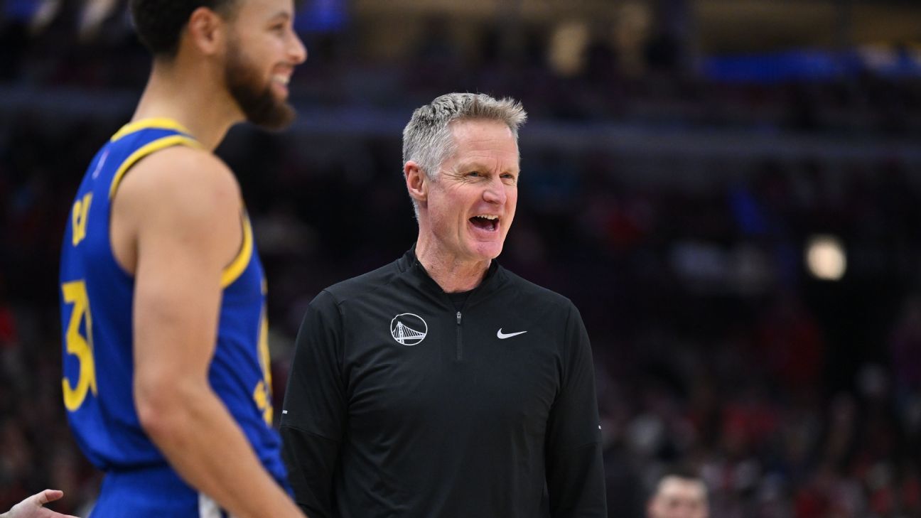 Steve Kerr renova com Golden State Warriors e se torna o técnico mais ...