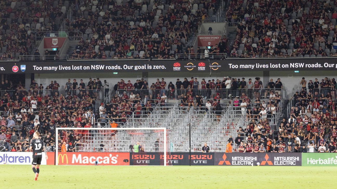 Roar's Den and Wanderers' RBB walk out in ALM - ESPN
