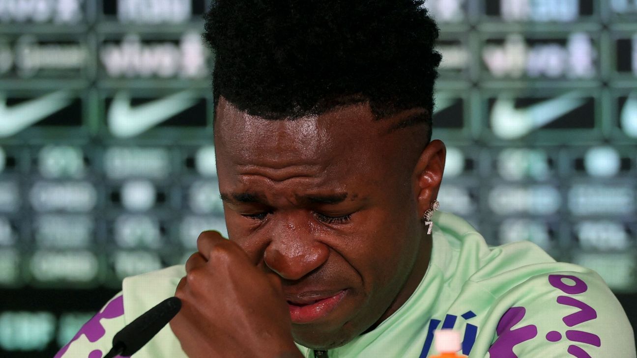 Vinícius Jr. rompe en llanto al hablar del racismo en la conferencia de prensa de Brasil - ESPN