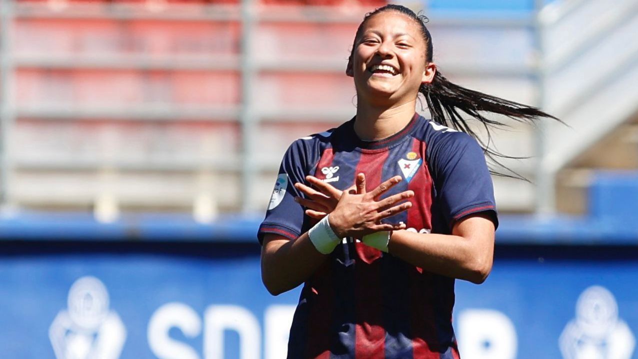 ¡El gol de la temporada! Andrea Álvarez se manda con un golazo en ...