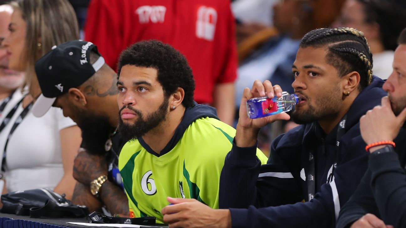 Bears rookies Caleb Williams, Rome Odunze support Chicago Sky - ESPN