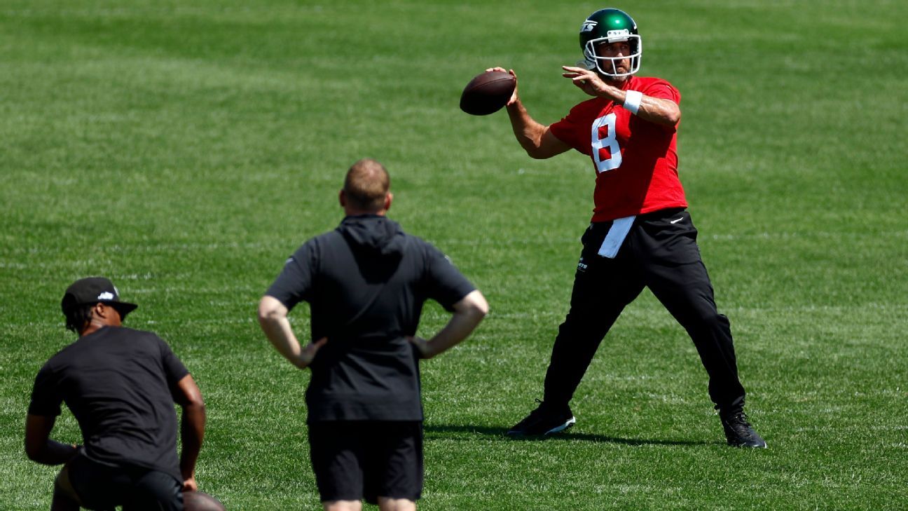 Jets' Robert Saleh: Aaron Rodgers 'doing everything' at OTAs - ESPN