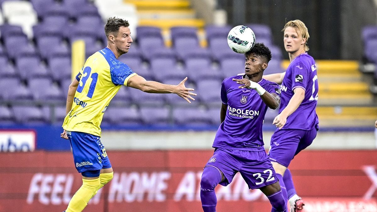 Nilson Angulo fue titular en la victoria de Anderlecht en el arranque ...