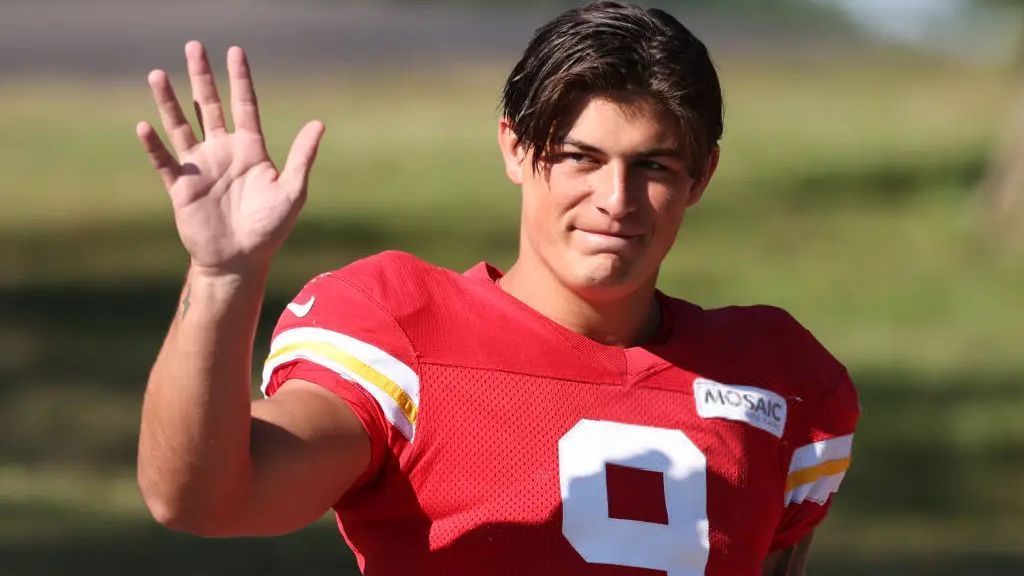 Sin lugar en Kansas City Chiefs, Louis Rees-Zammit tiene nuevo equipo ...