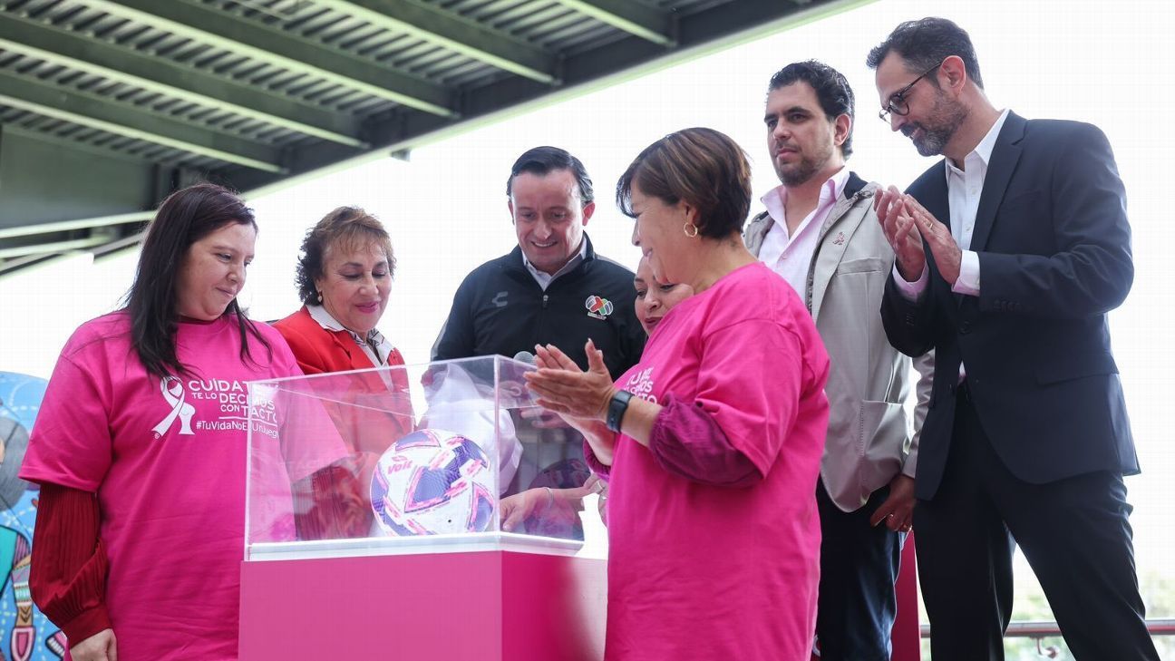 Liga MX presenta balón rosa para campaña contra cáncer de mama - ESPN