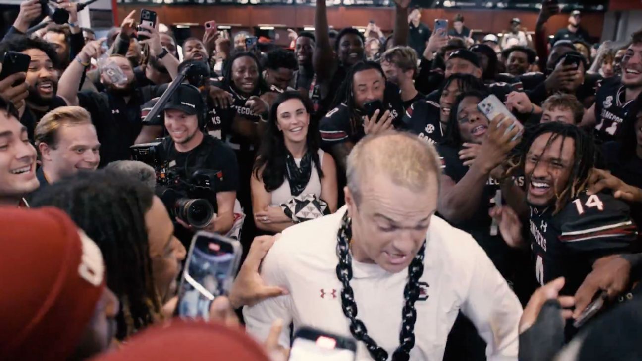 South Carolina Gamecocks serenade Shane Beamer's wife with Fantasia's ...