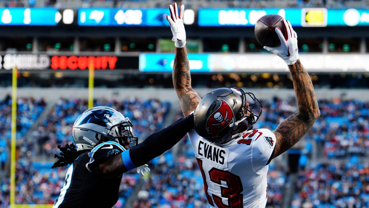 Bucs WR Mike Evans hauls in one-handed touchdown vs. Panthers - ESPN
