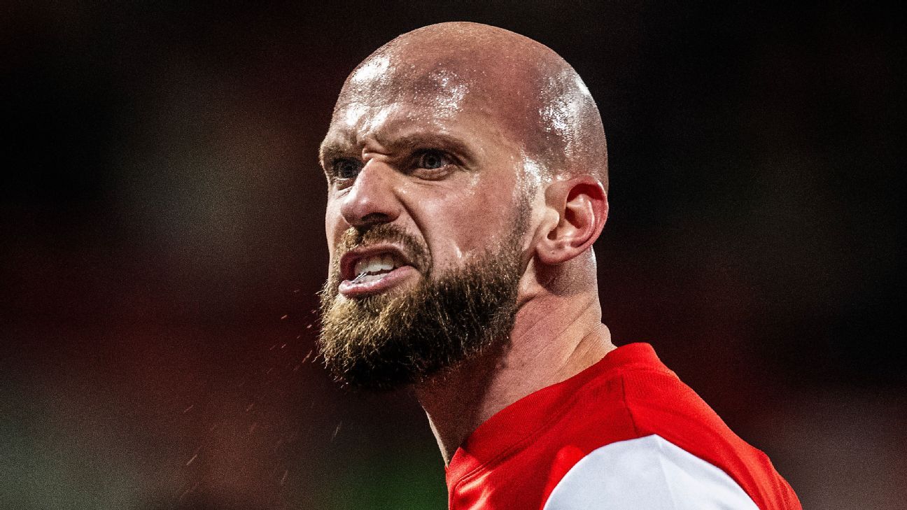Smeets razend over beslissingen arbitrage: "Ik ben klaar met die ...