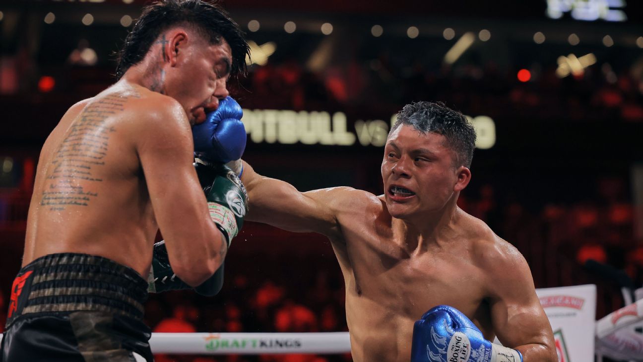 Pitbull Cruz derrota a Fierro en una 'guerra civil mexicana' - ESPN