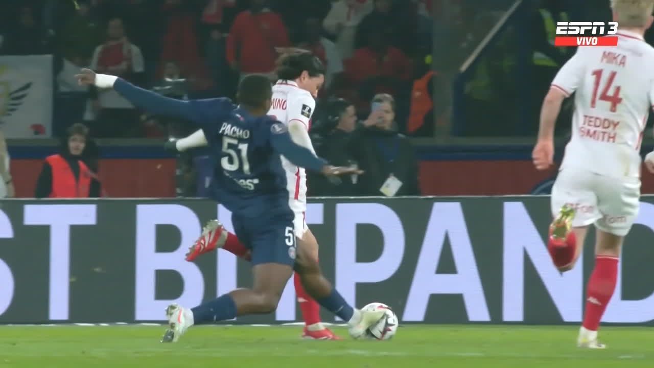 Willian Pacho firmó una buena actuación en el triunfo de PSG sobre Mónaco en la Ligue 1 - ESPN
