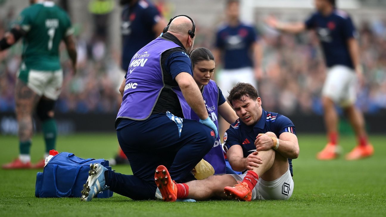 Ireland vs France: Antoine Dupont suffers injury in Six Nations clash - ESPN