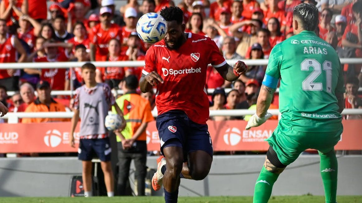 Álvaro Angulo, la gran figura del Clásico de Avellaneda - ESPN