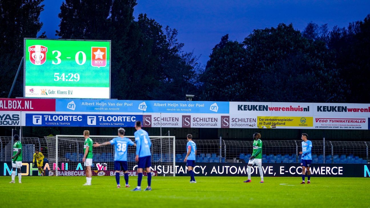 MVV-fans pakken nog tijdens de wedstrijd bus terug naar huis: "Kan zo ...