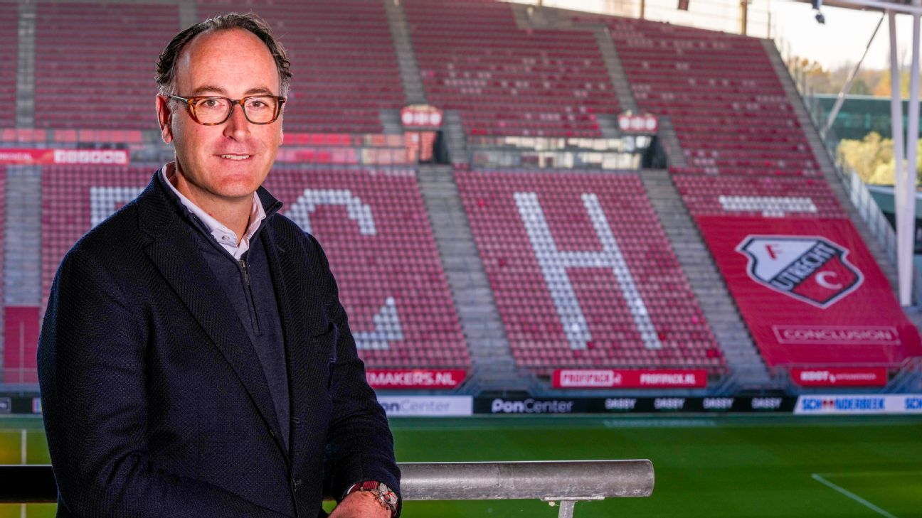 FC Utrecht moet op zoek naar nieuwe algemeen directeur: Van Es sluit ...