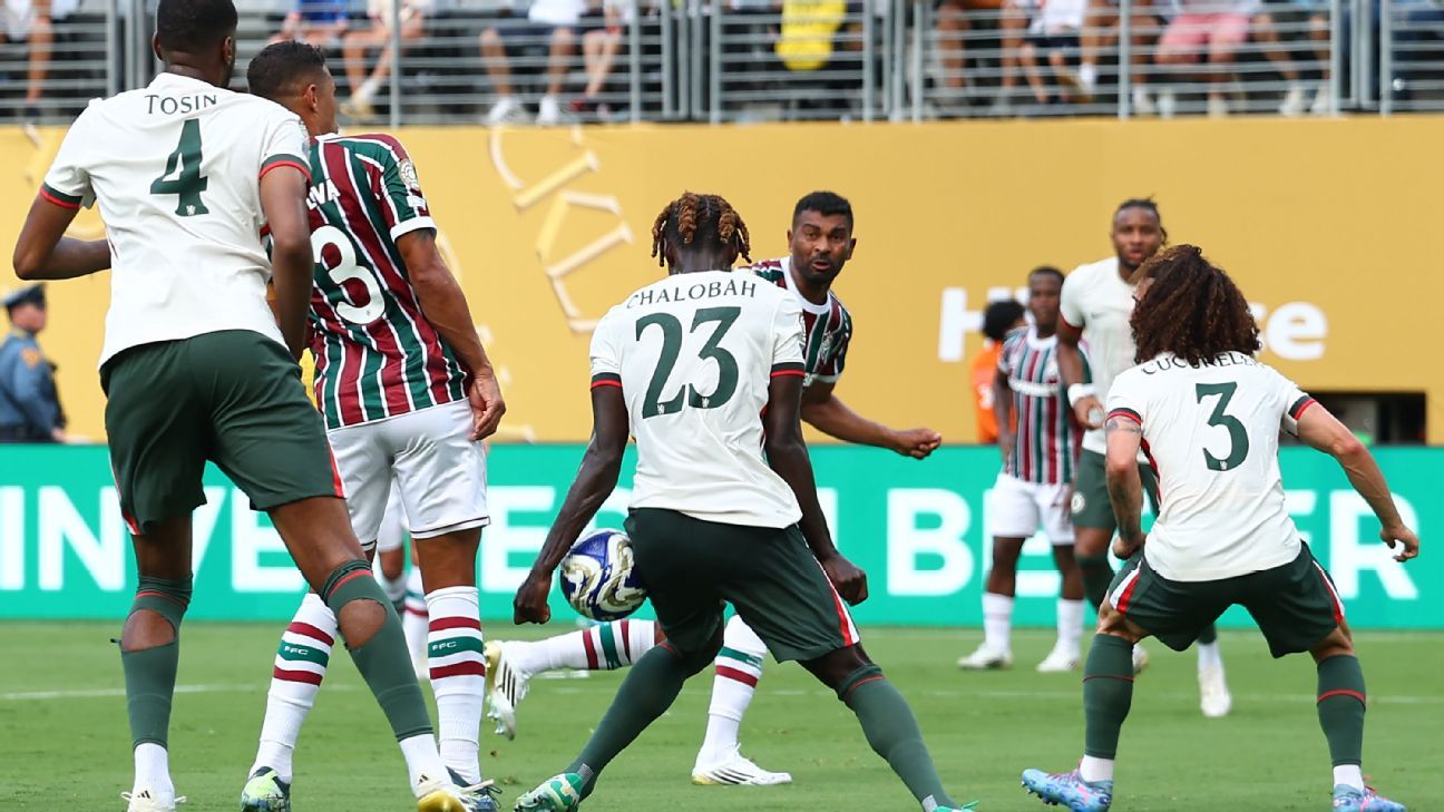 Foi pênalti para o Fluminense contra o Chelsea? Renata Ruel analisa ...