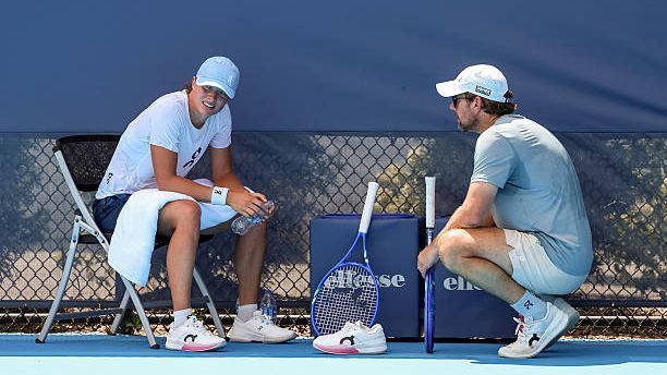 Miikkita of leak amazing service with a very pretty girl.