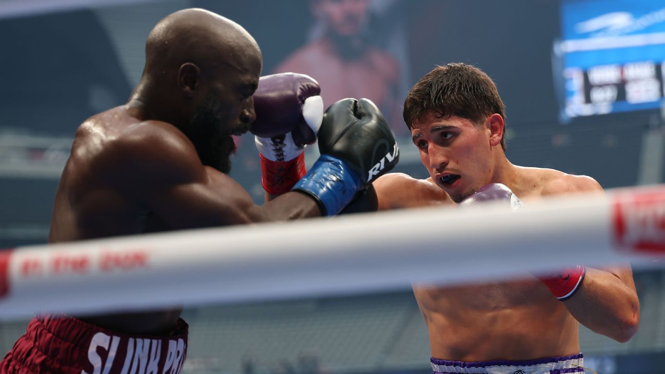 Marco Verde noquea a Akale en las preliminares de Canelo-Crawford - ESPN