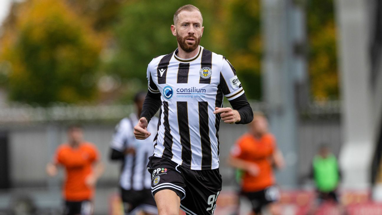 Kevin van Veen terug op het veld bij FC Eindhoven: "Blij en trots dat ...
