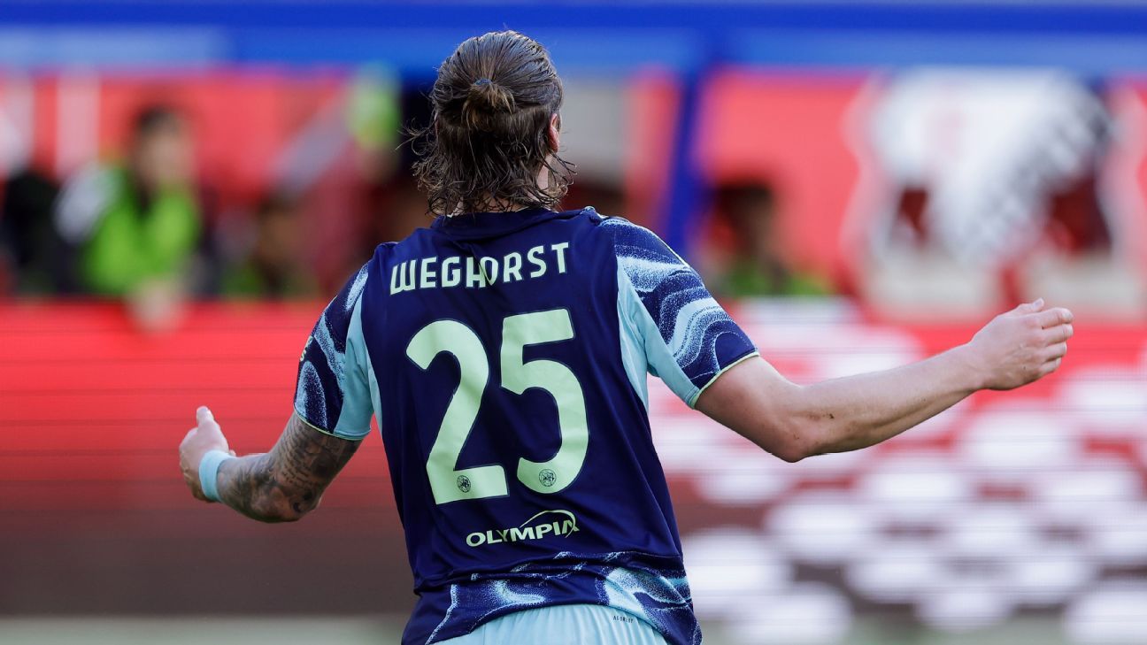 Weghorst kraakt Makkelie en VAR: "Van heel bedenkelijk niveau" - ESPN