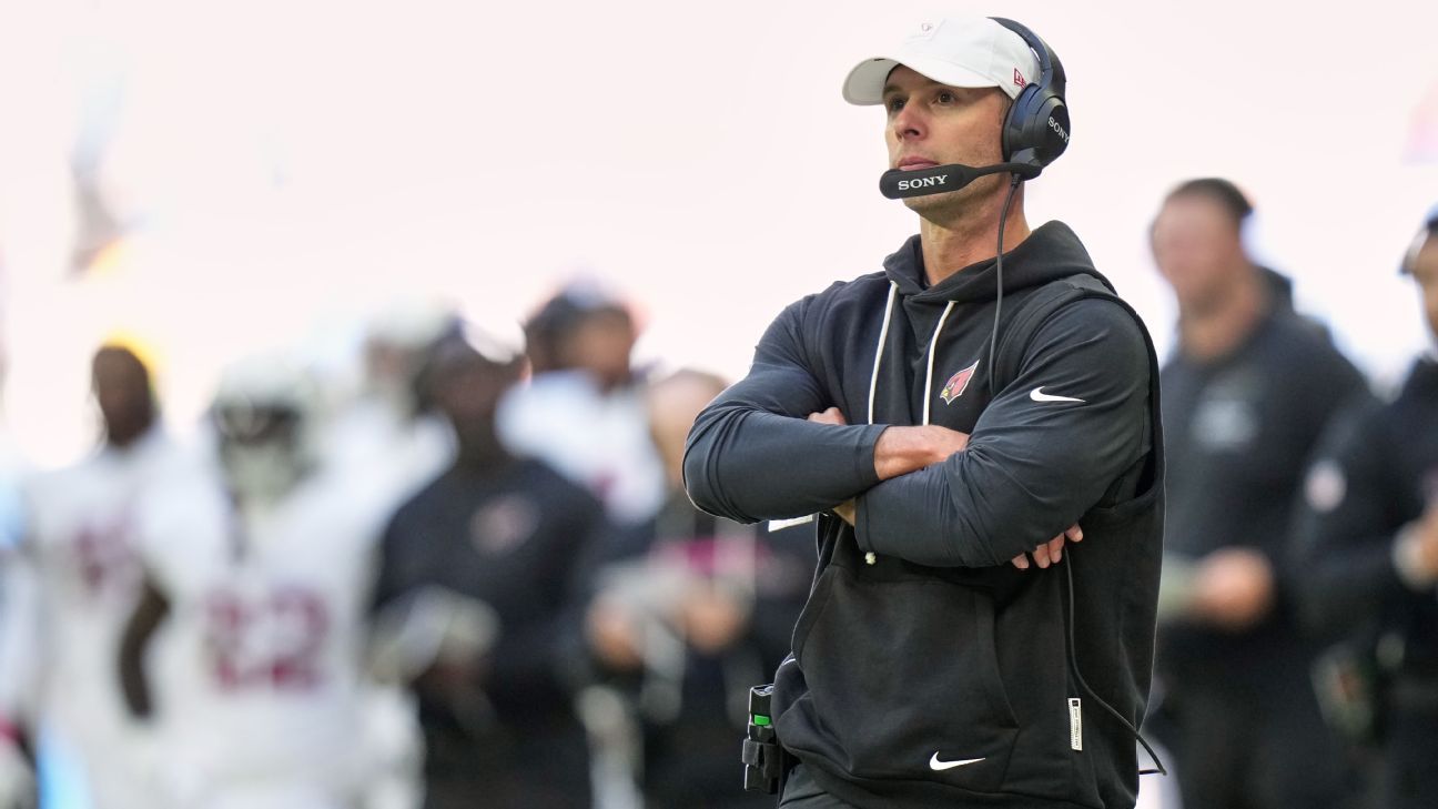 Cardinals despidieron al entrenador en jefe Jonathan Gannon - ESPN