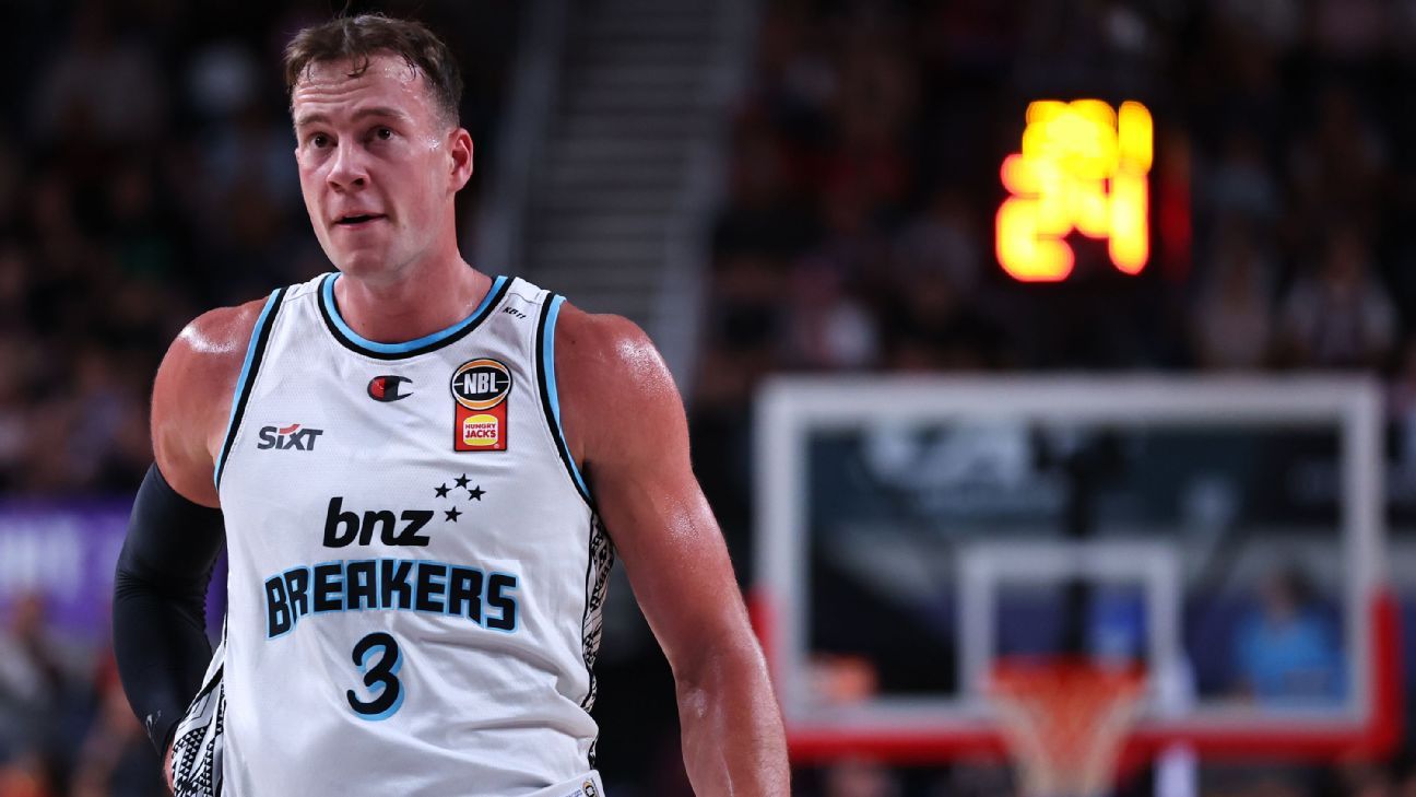 Sam Mennenga signs two-year extension with NZ Breakers - ESPN