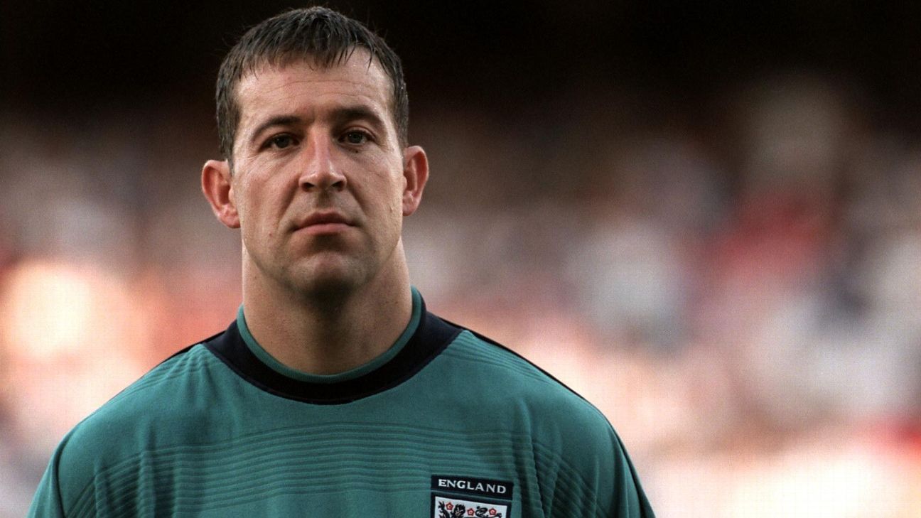 Goalkeeper to wicketkeeper: World Cup veteran picked by England over ...