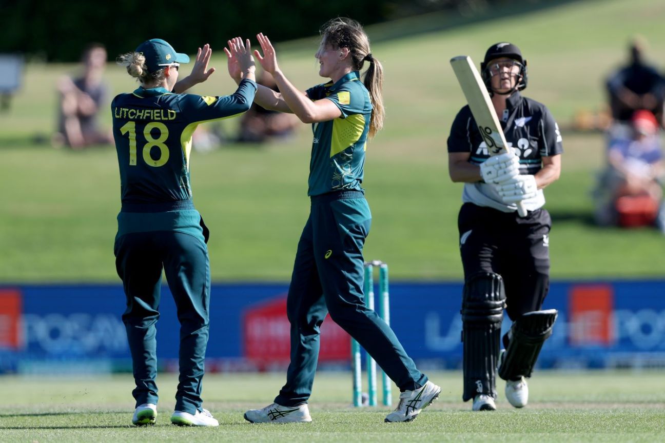 Get Ball by Ball Commentary of New Zealand Women vs Australia Women 2nd ...