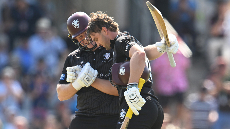 Warwickshire beat Somerset by 3 wkts (3b rem) - Somerset vs ...