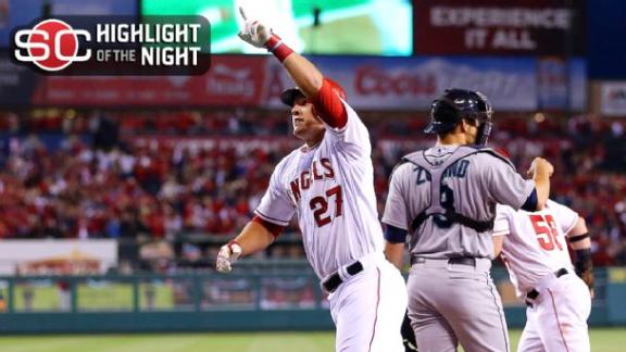 Don Baylor breaks leg on first pitch - ABC7 Los Angeles