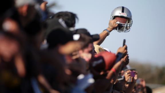 Cowboys, Raiders brawl at practice - ABC7 Los Angeles