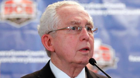 SEC's Mike Slive to retire in 2015 - ABC7 Los Angeles