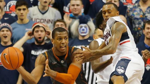 Jonathan Holmes' 3-pointer with 2 seconds left lifts No. 7 Texas - ABC7 ...